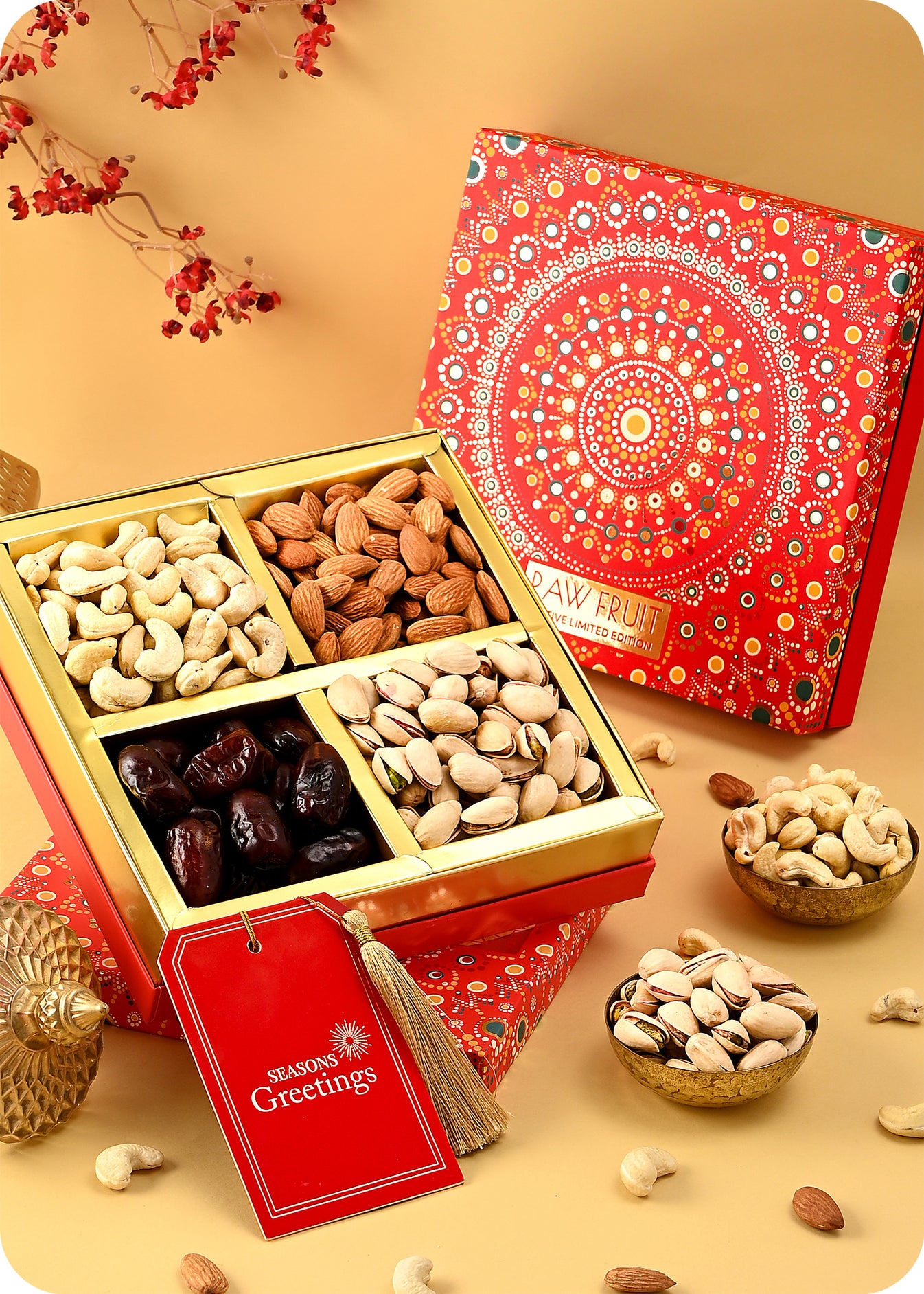 Dry Fruits Gift Box Contains: Cashew 130gm, Almonds 130gm, Pistachio ...