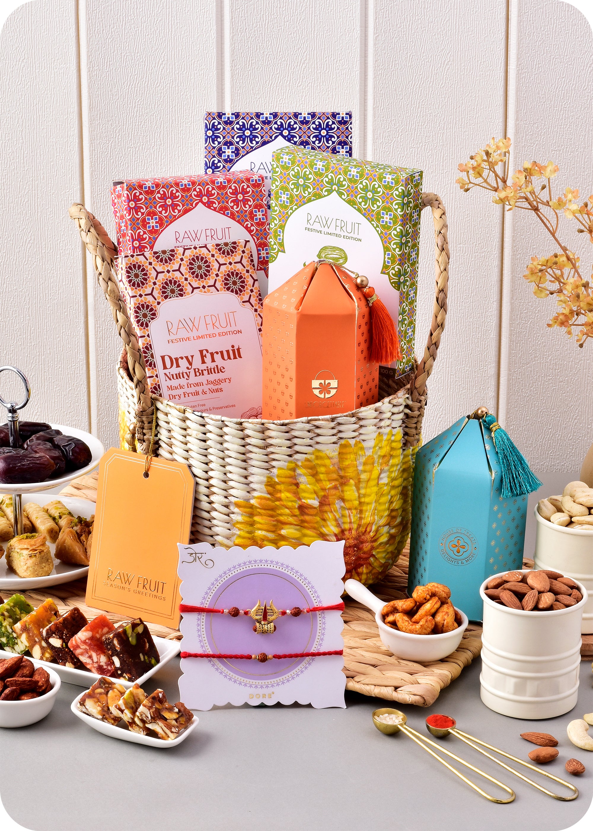 Hamper Inclusions: Dubai Dates 100gm, Turkish Baklawa 100gm, Turkish ...
